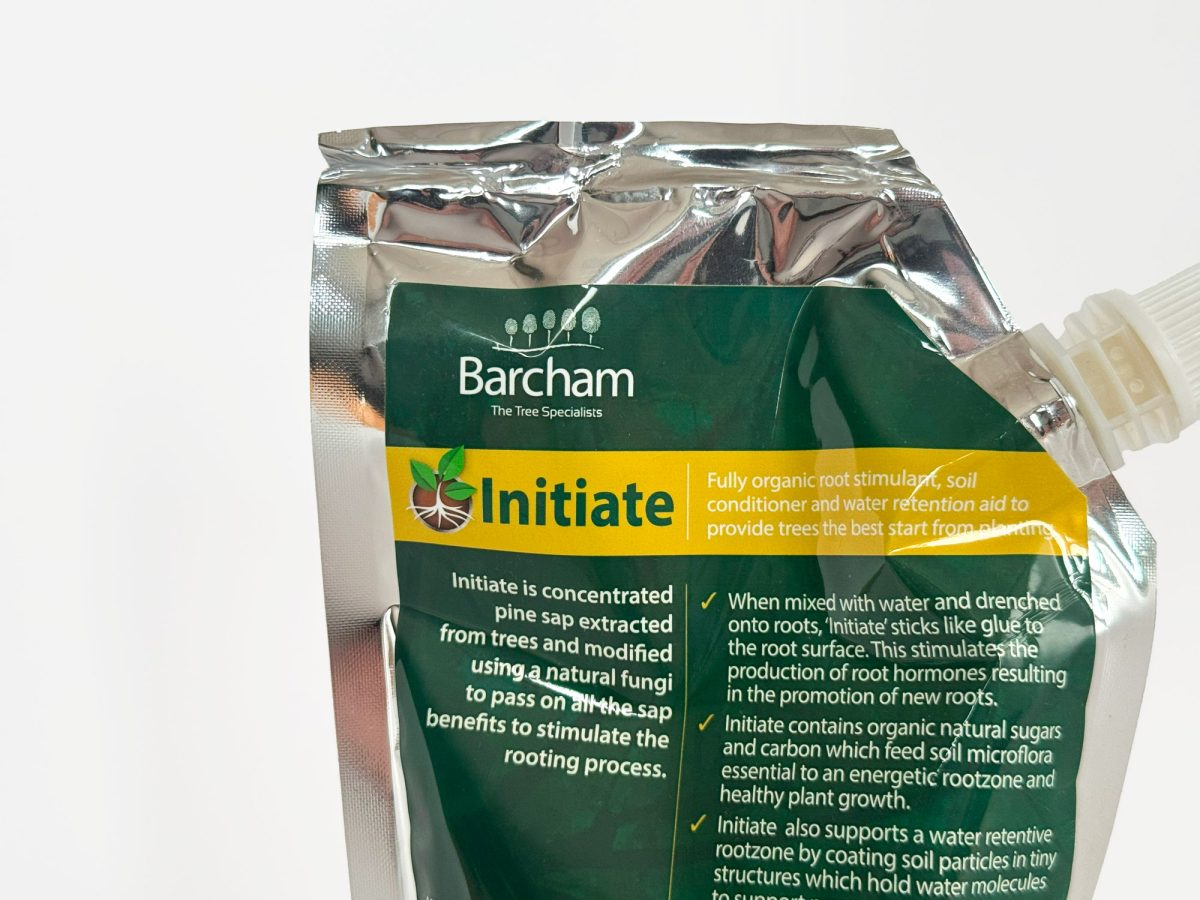 How to use our tree hydration bags - Barcham Trees